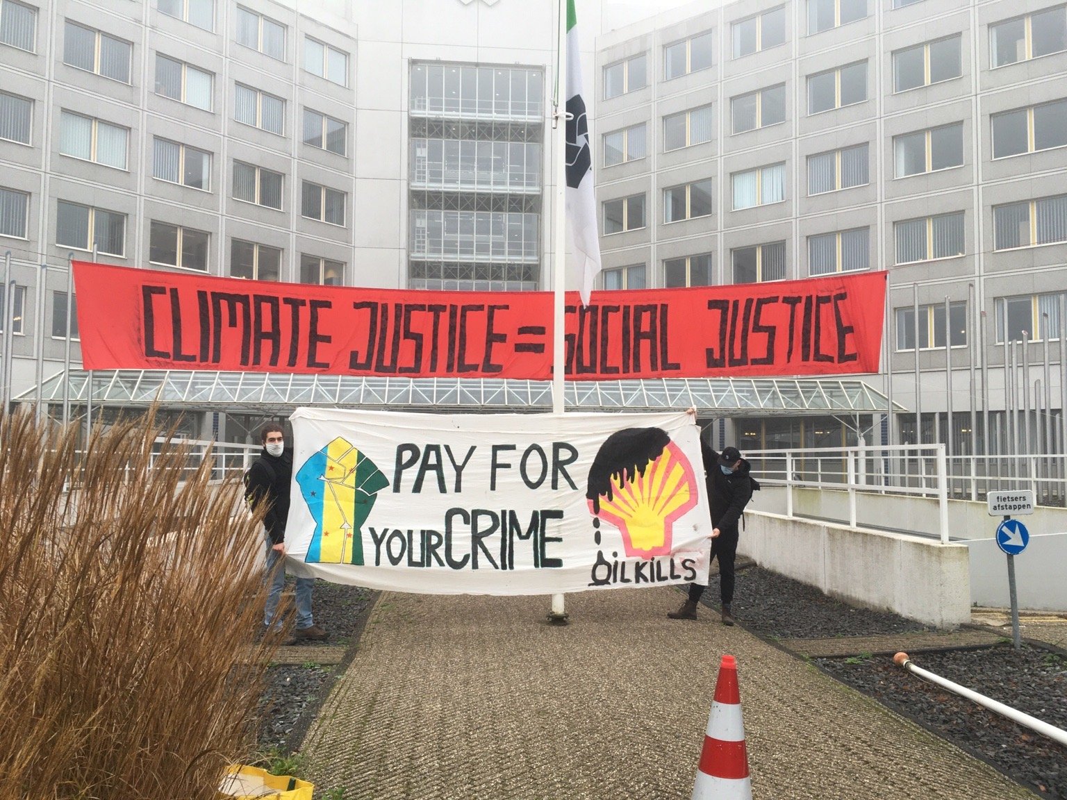PERSBERICHT: Protesten tegen Shell in Nederland, Nigeria en Verenigd ...